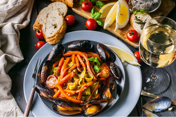 Elevate Your Dining: The Power of Wine and Seafood Pairing – Graham ...